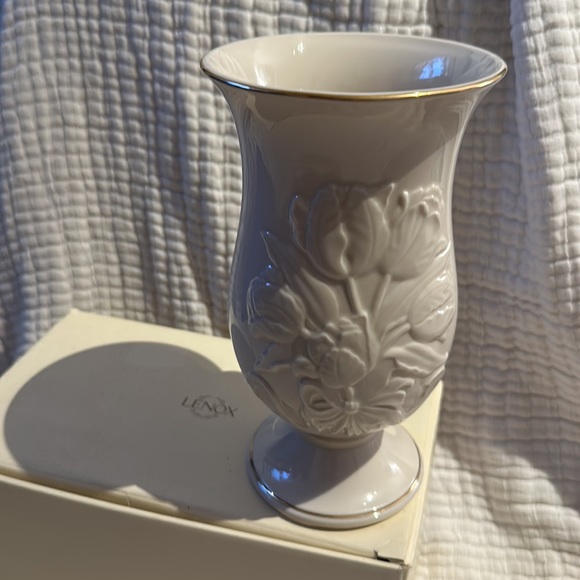 Lenox | Dining | Lenox Tulip Splendor 202 Vase Ivory New In Box | Poshmark